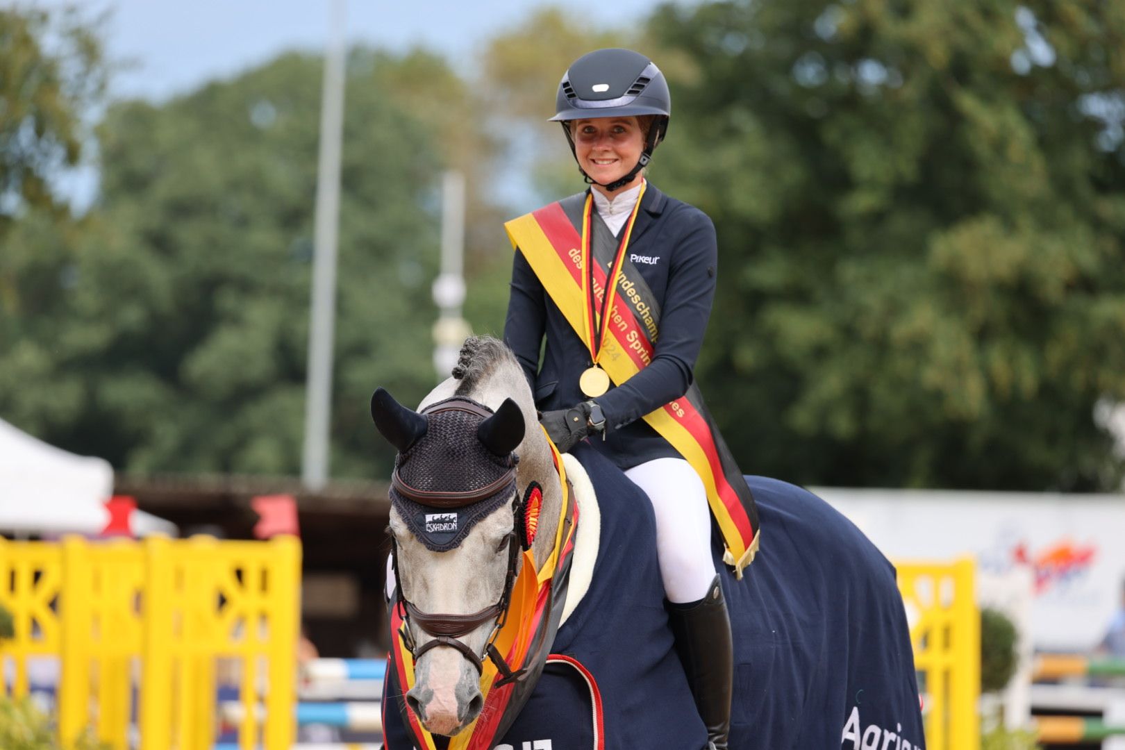 Sophie Hinners: Beste Deutsche Youngster-Reiterin 2024 - Nachrichten ...